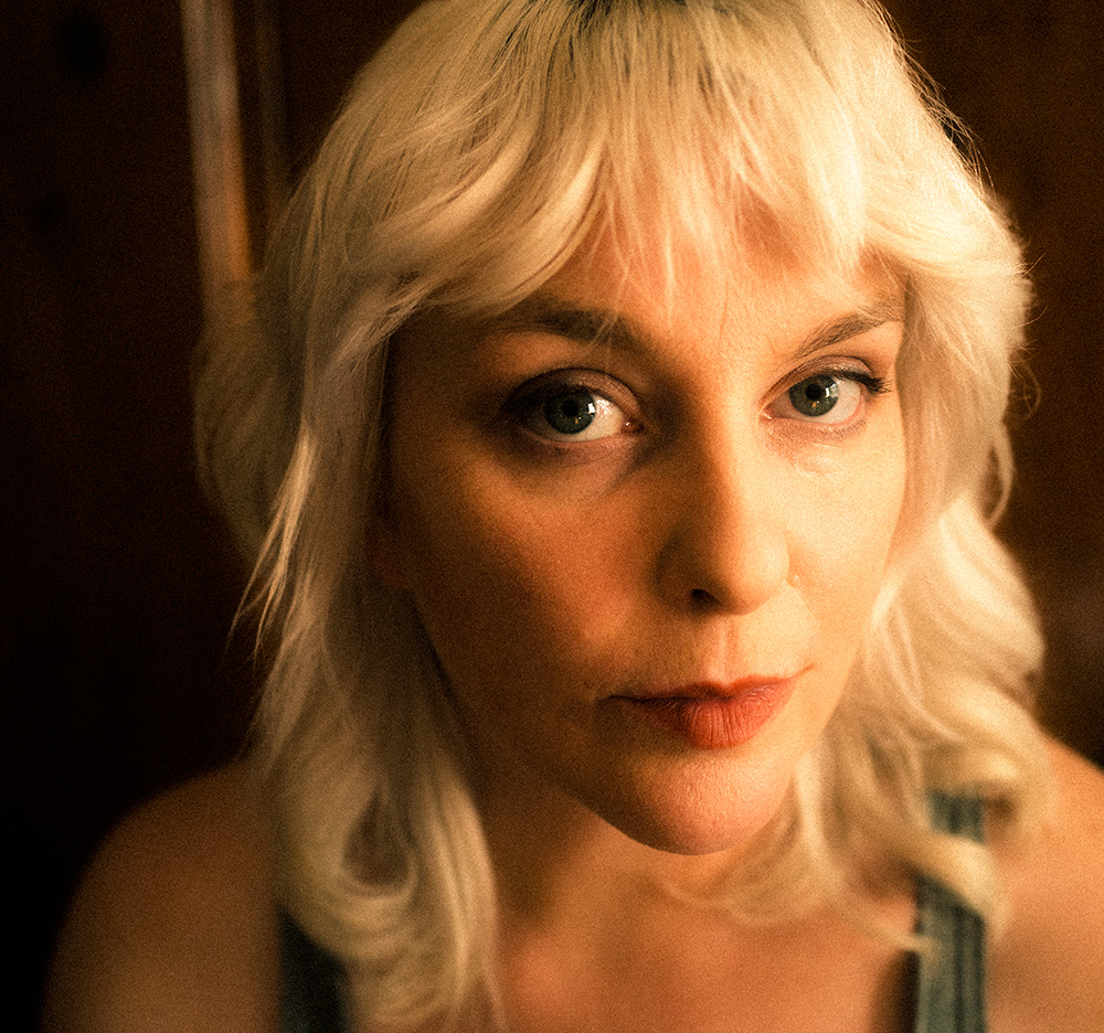 MEGA BOG – Paradise of Bachelors